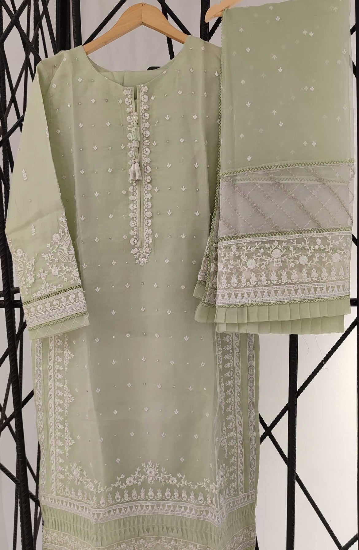 Formal Wear – Al Karim Exclusive Fabric Store